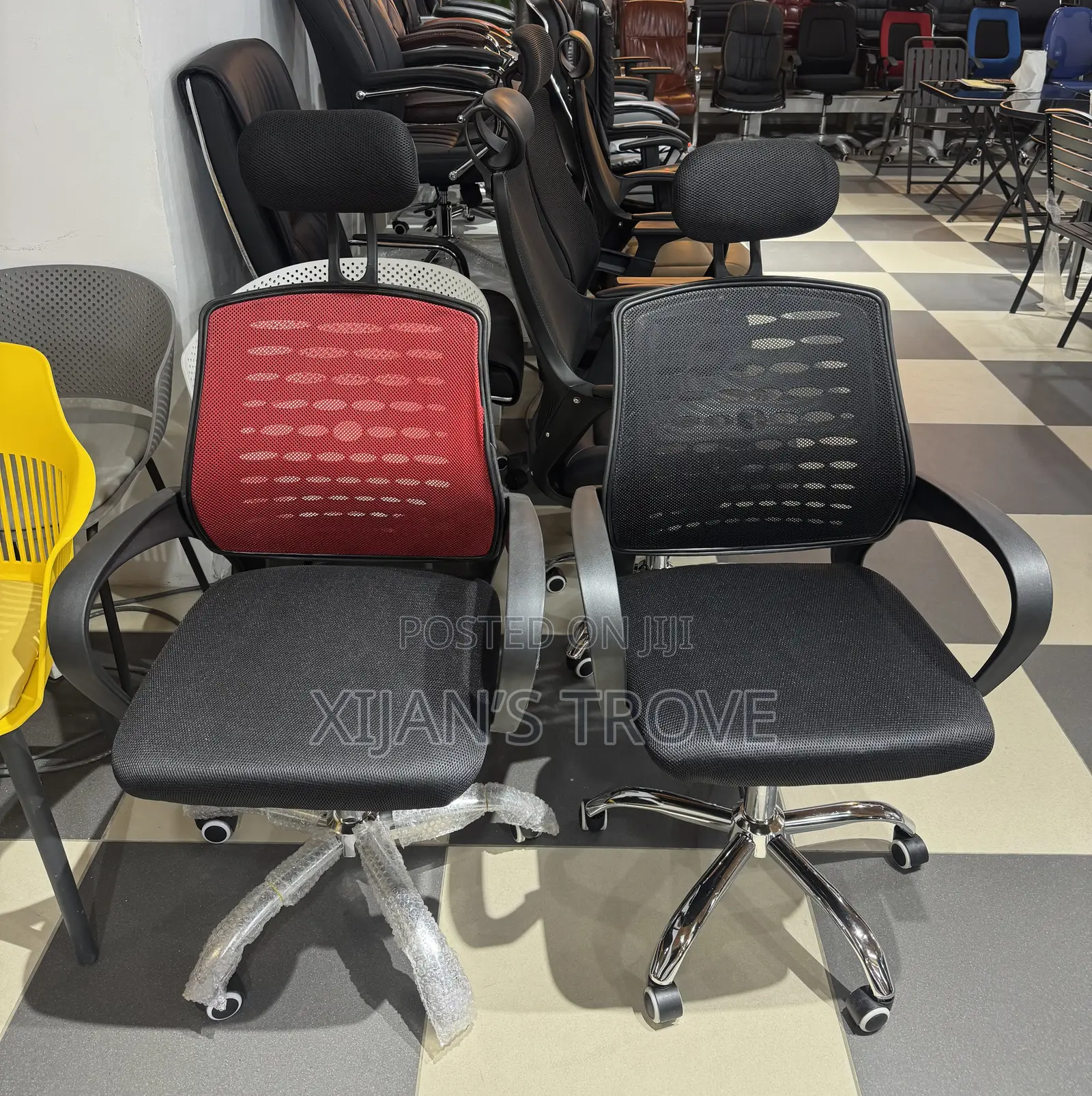 Comfortable Mesh Office Chair With Headrest – Adjustable Swivel in ...