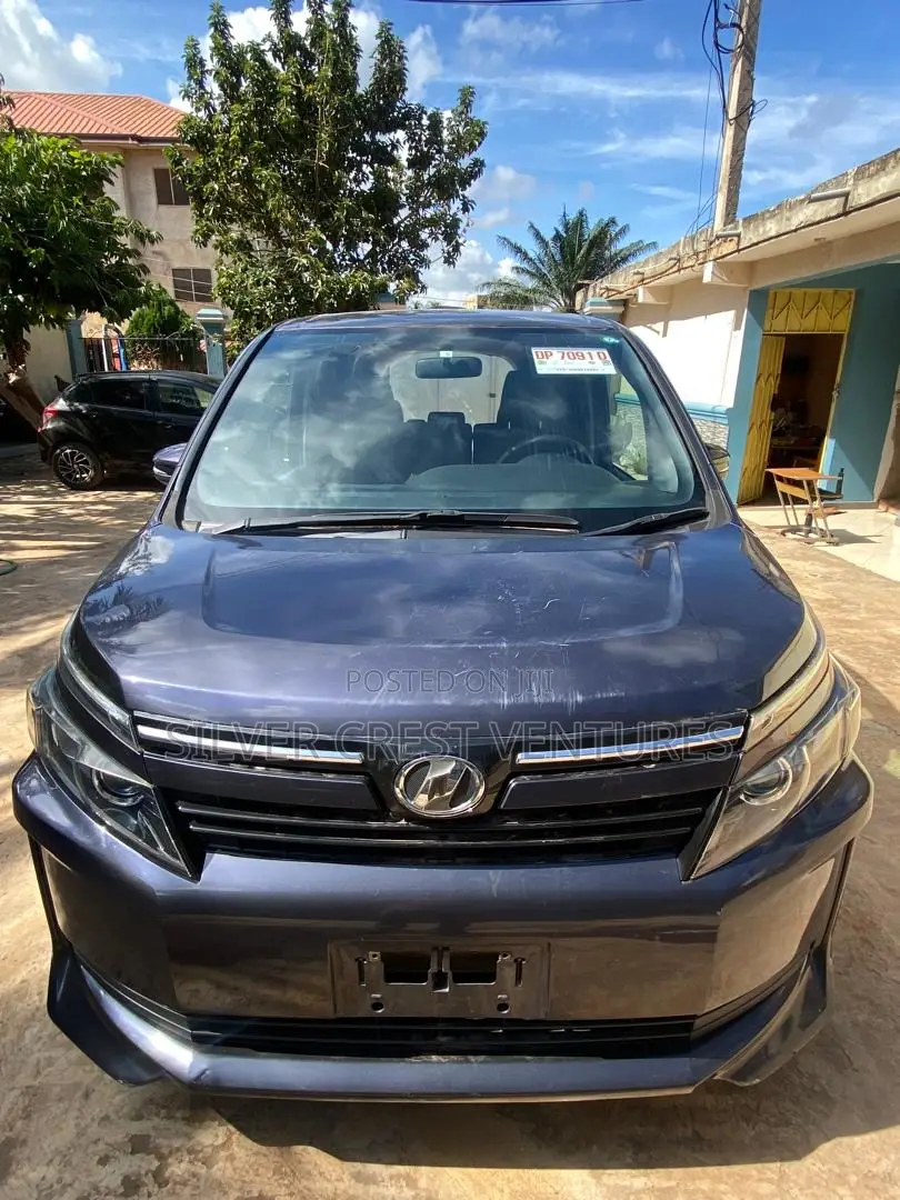 Toyota Voxy 2015 Gray in Dome - Cars, Silver Crest Ventures | Jiji.com.gh