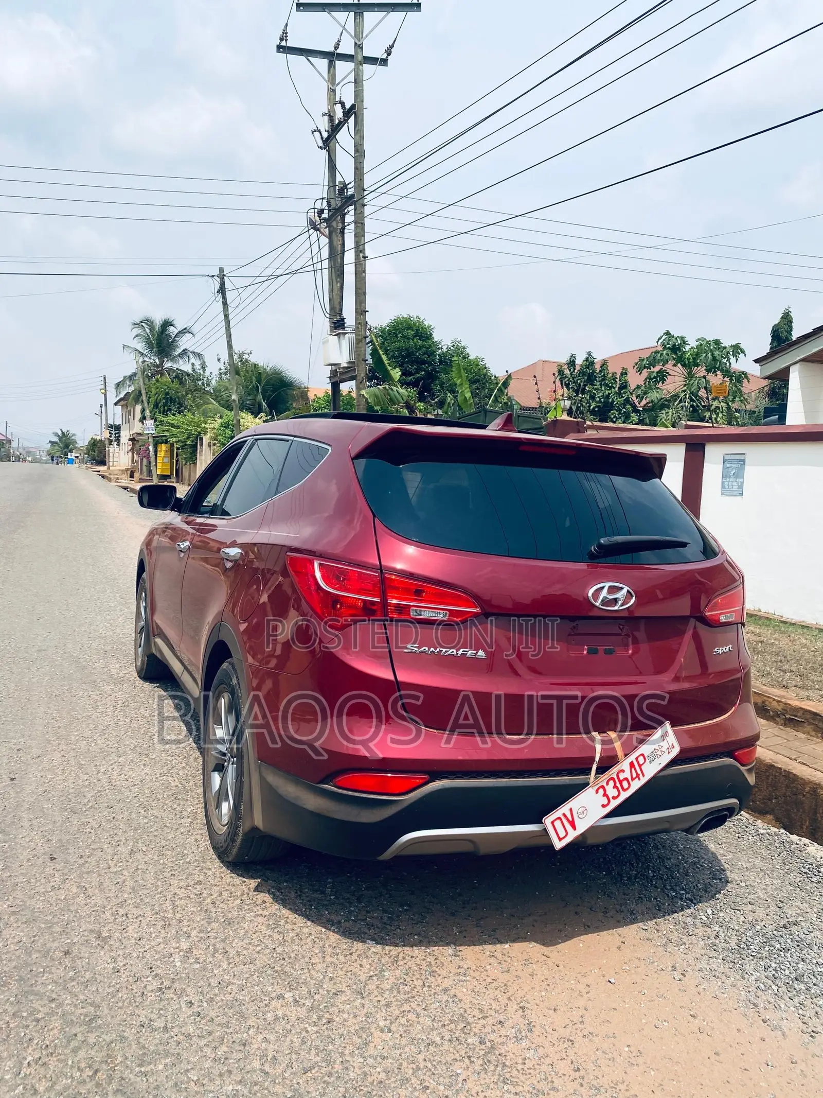 Hyundai Santa Fe 2014 Burgundy in Madina - Cars, Blaqqs Autos | Jiji.com.gh