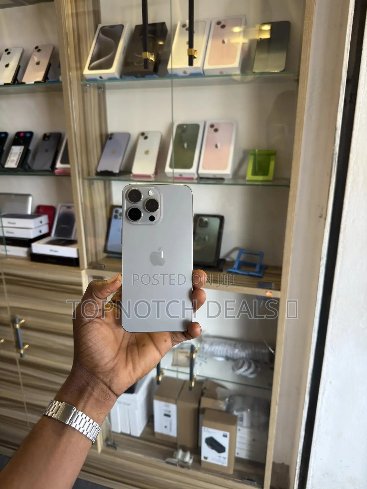 Apple iPhone 16 Pro Max 256 GB Gray in Kumasi Metropolitan - Mobile ...