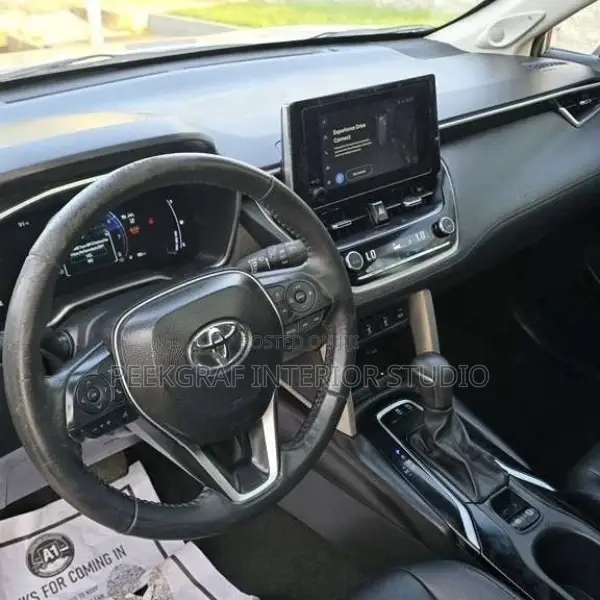 Toyota Corolla Cross XLE 4WD 2024 Silver in Accra Metropolitan - Cars ...