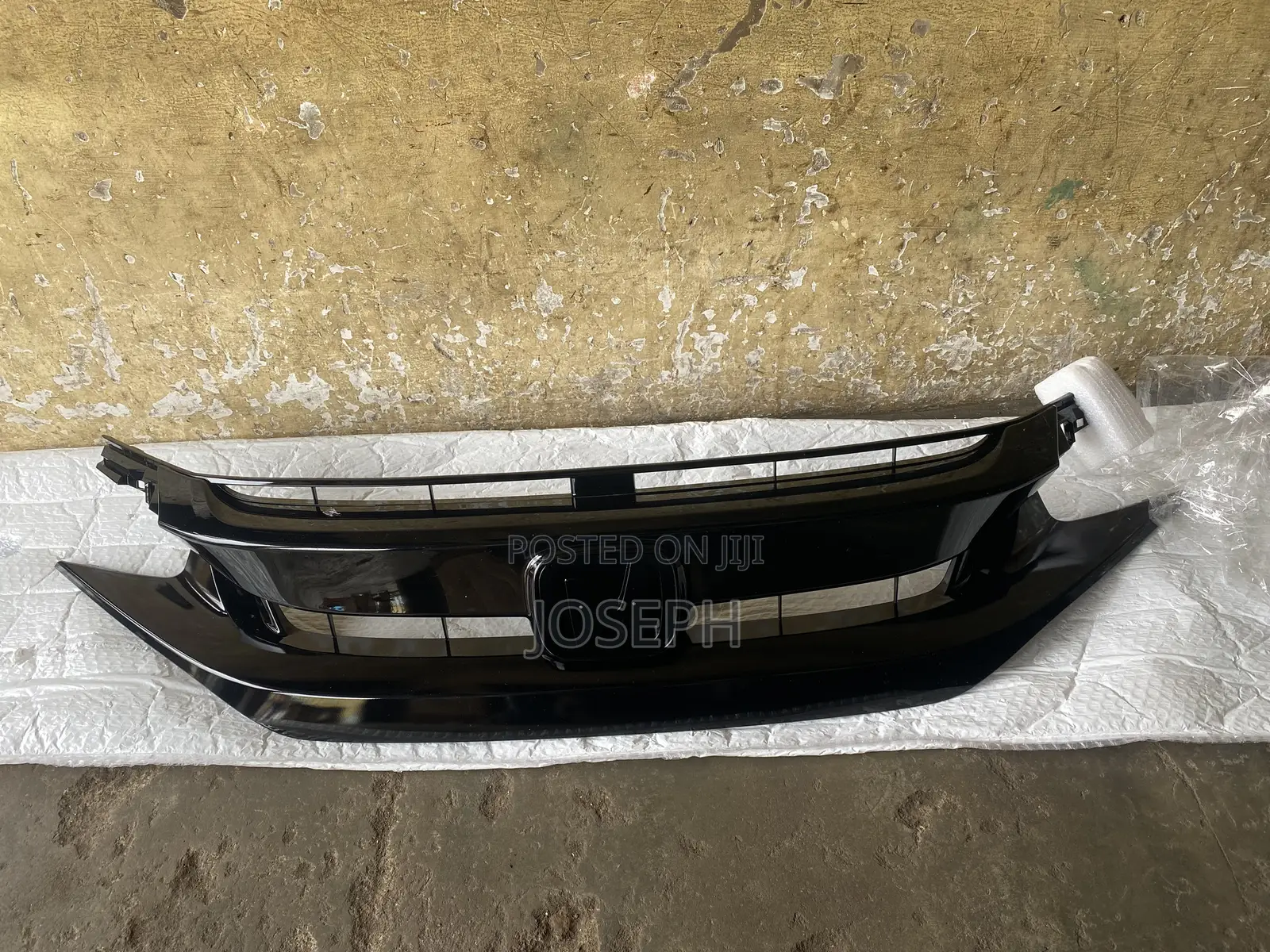 Civic 2019,2020,2021 Top Grille in Abossey Okai - Vehicle Parts ...