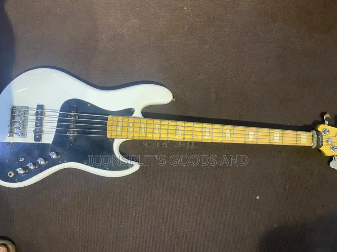 Fender Bass Guitar in Agbogbloshie - Musical Instruments & Gear, Cyrus ...
