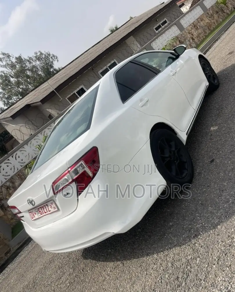 Toyota Camry 2013 White in Madina - Cars, Okyere Bright | Jiji.com.gh