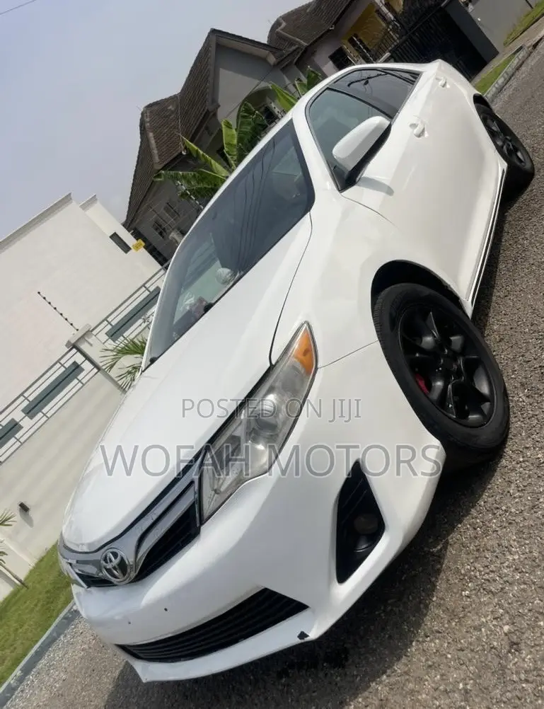 Toyota Camry 2013 White in Madina - Cars, Okyere Bright | Jiji.com.gh