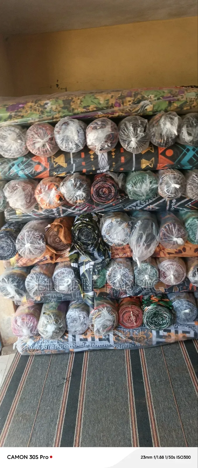 Vintage Crepe in Tema Metropolitan - Clothing, Ble Ble Fabrics | Jiji ...