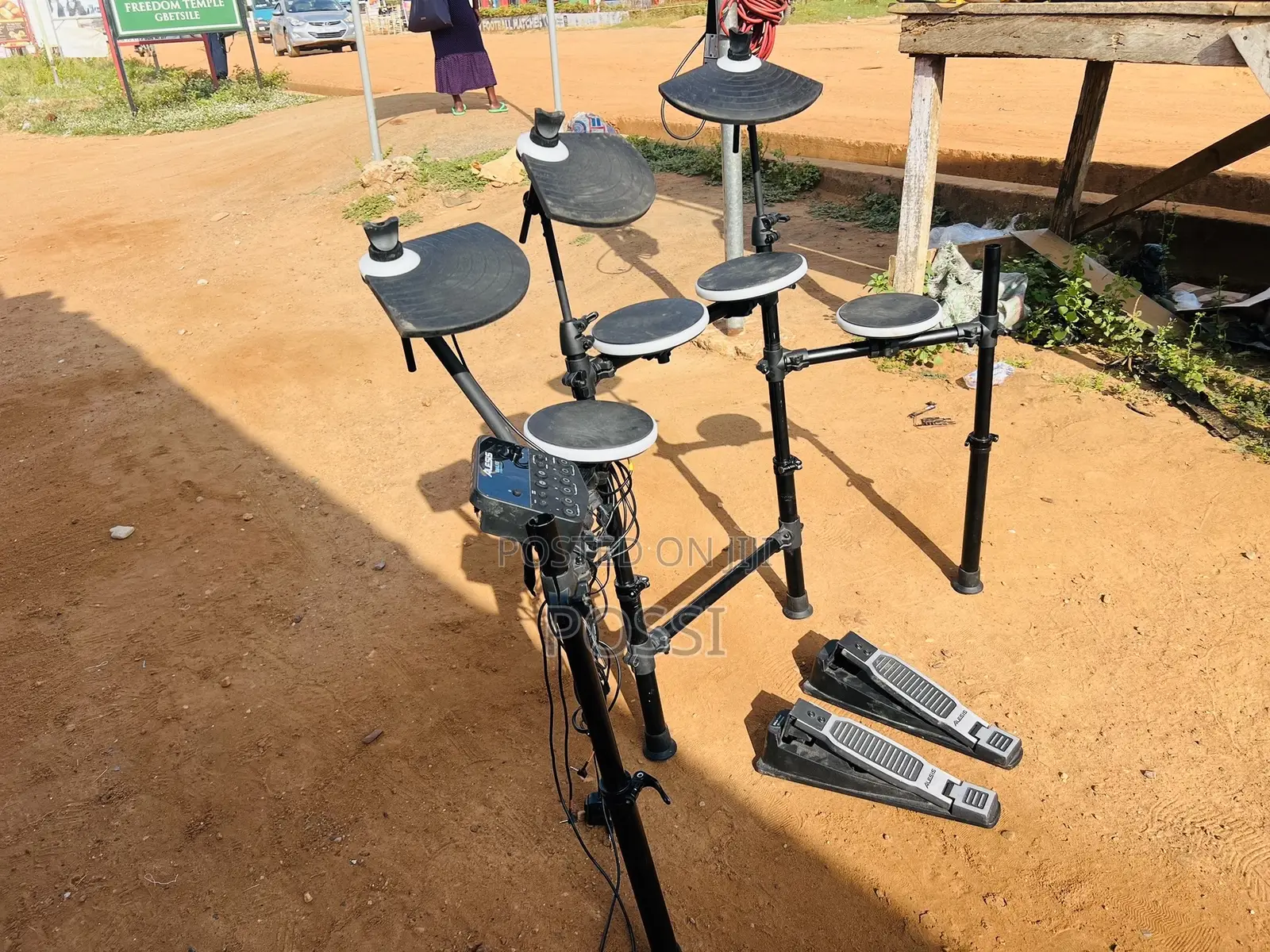 Alesis Electric Drum Set From Uk in Tema Metropolitan - Musical ...