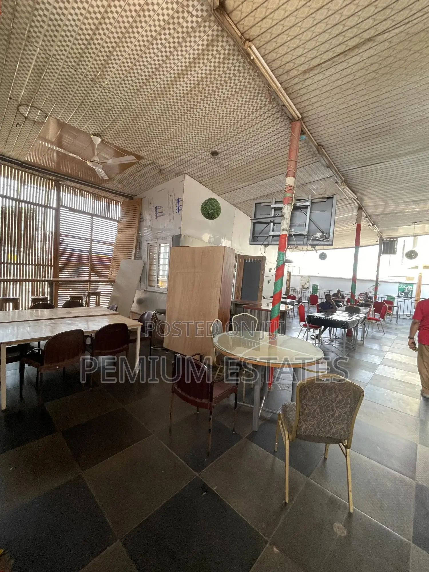 Restaurant Space on a Busy Road for Rent in School Junction ...