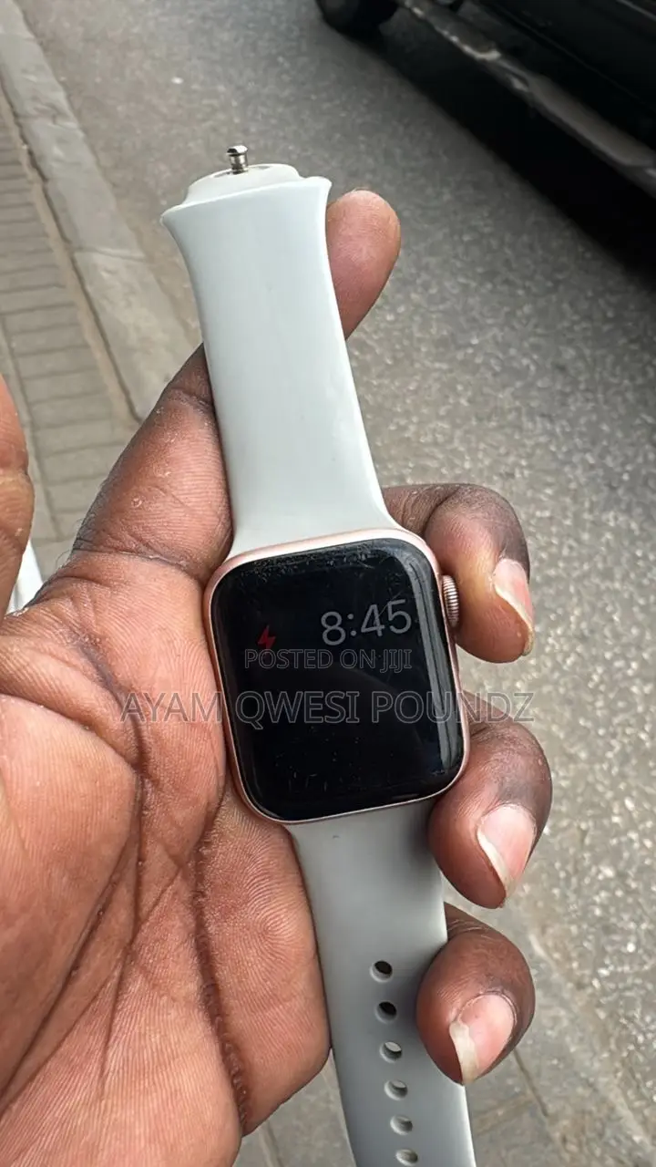 Apple Series 4 Watch in Ridge - Smart Watches, Ayam Qwesi Poundz | Jiji ...