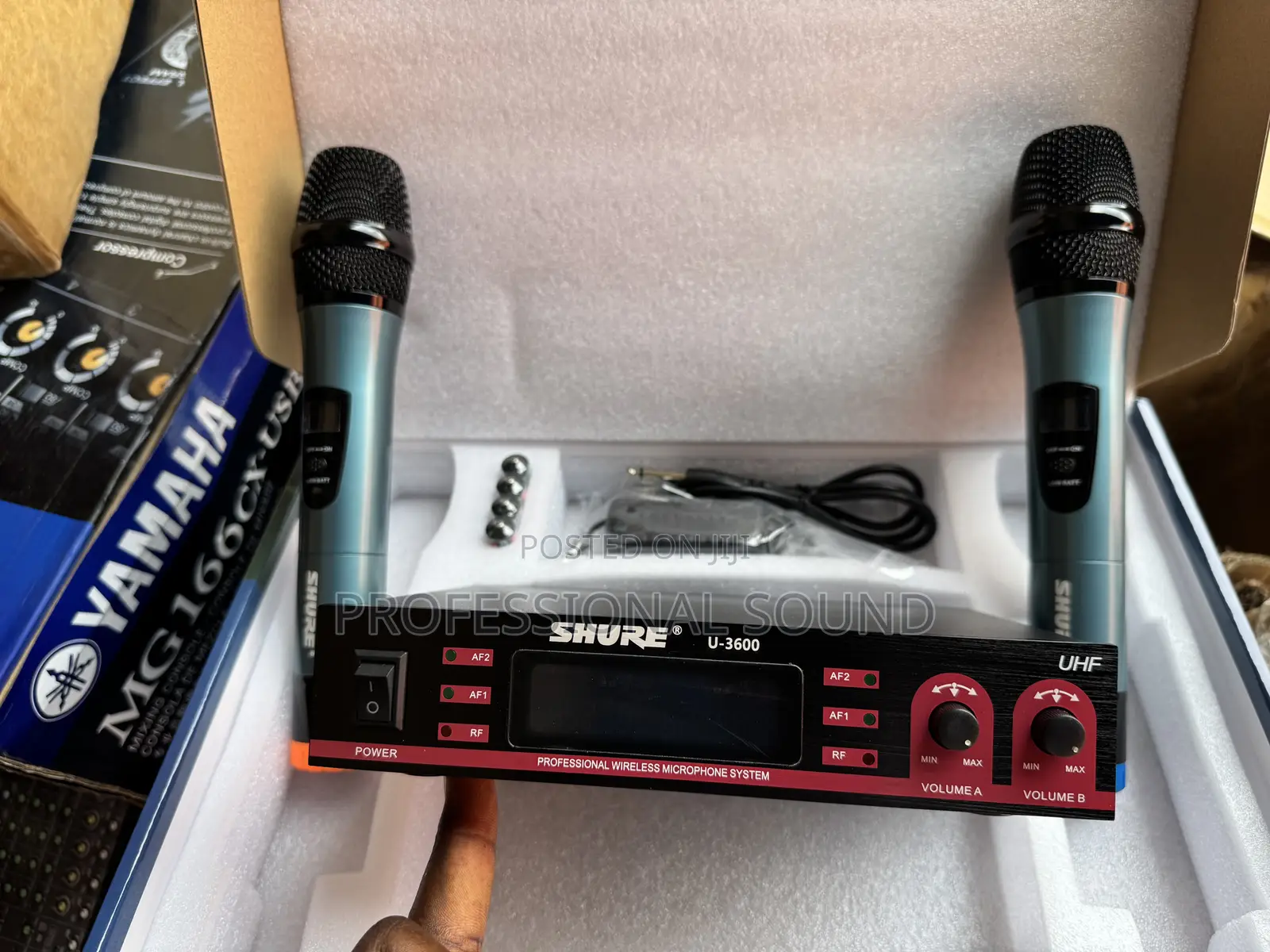 Shure U-3600 Professional Wireless Microphone System. in Accra ...