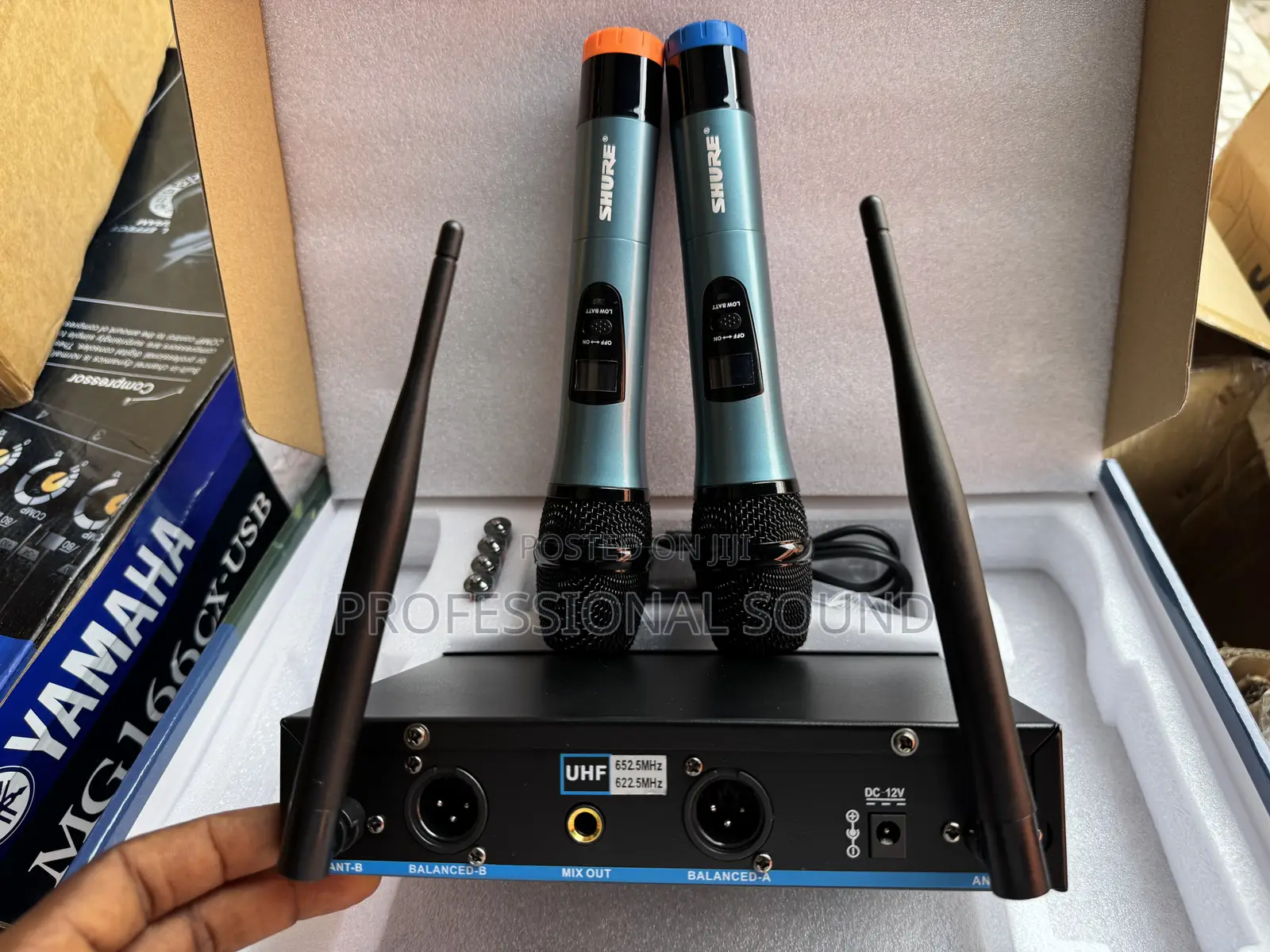 Shure U-3600 Professional Wireless Microphone System. in Accra ...
