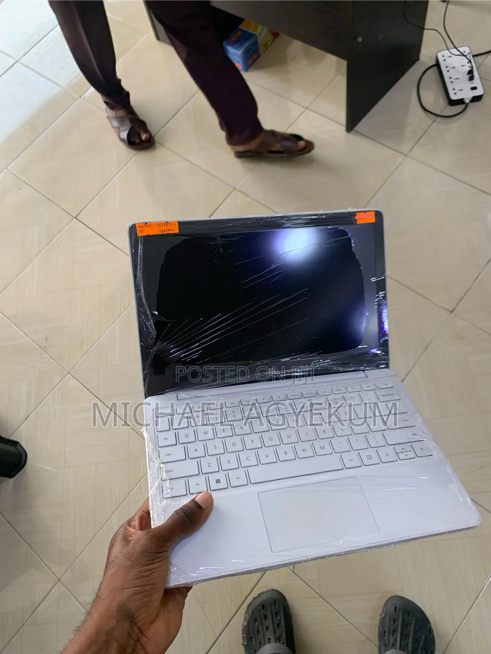 New Laptop Microsoft Surface Laptop SE 4GB Intel Celeron eMMC 60GB in ...