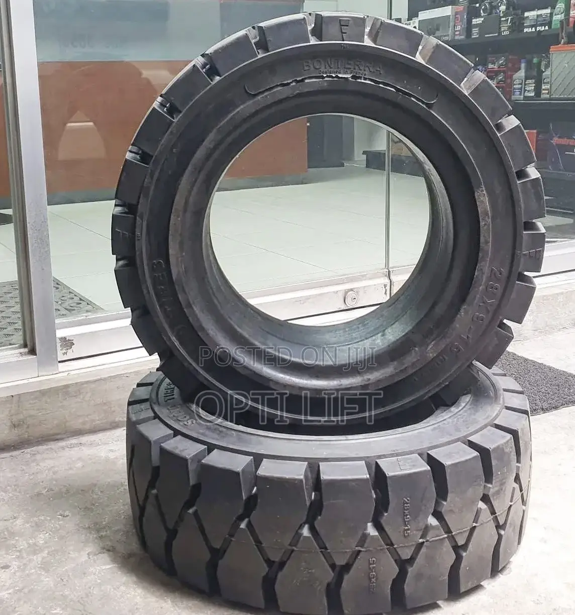 Solid Marking(Black) Non-marking Tires in Tema Metropolitan - Vehicle ...