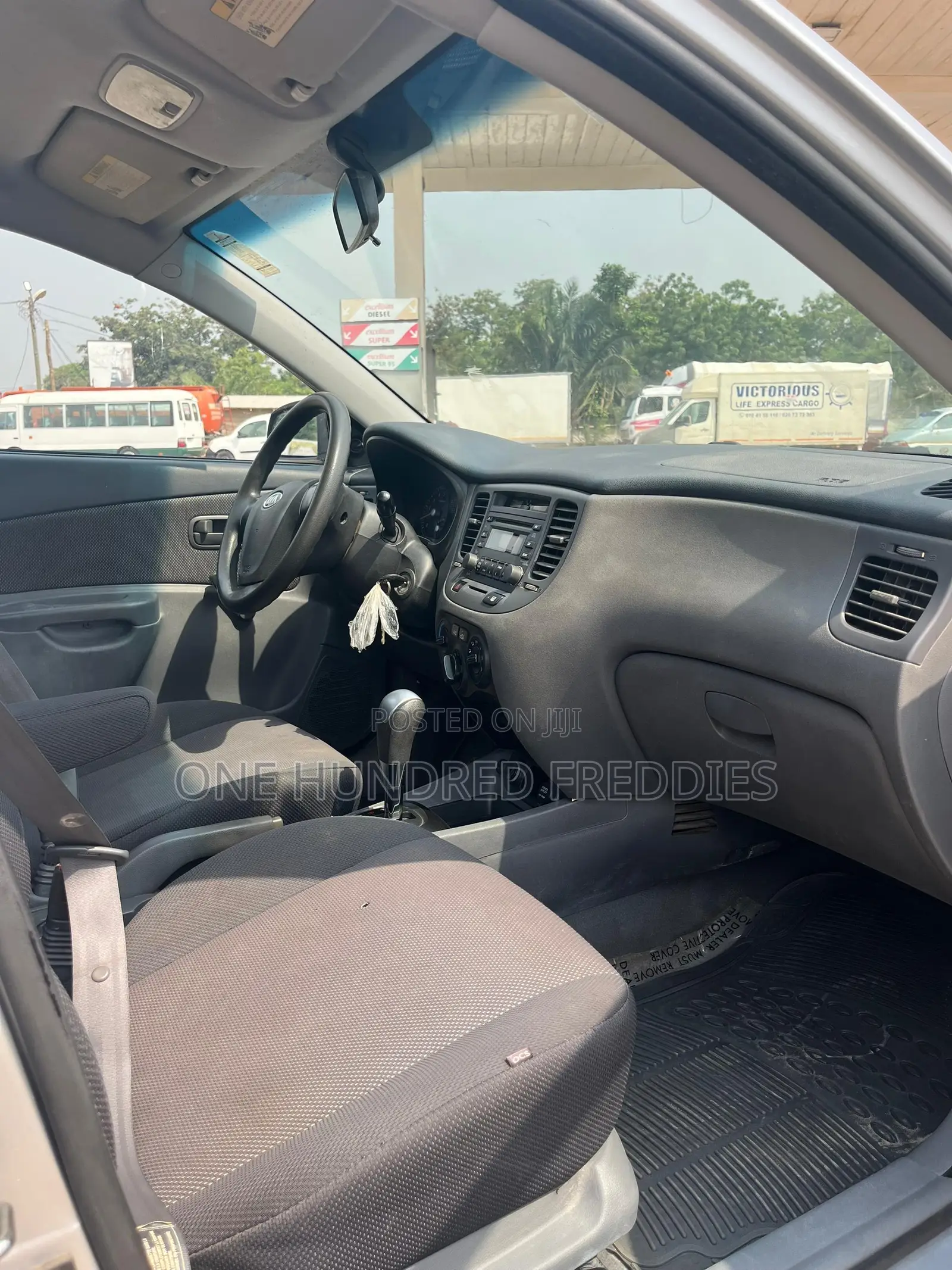 Kia Rio 1.6 2008 Silver in Dome - Cars, One Hundred Freddies Automobile ...