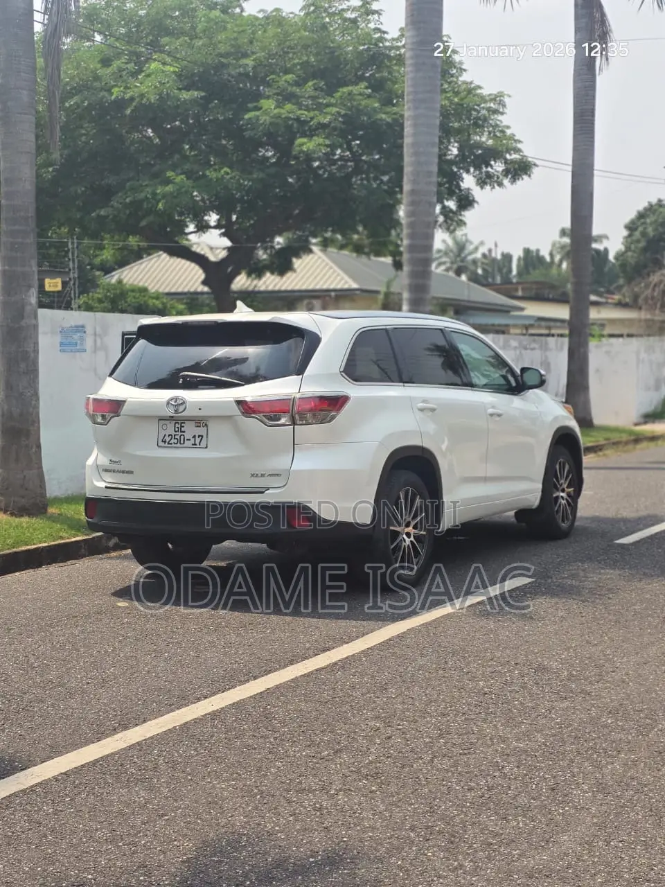 Toyota Highlander LE 4dr SUV (3.5L 6cyl 6A) 2015 White in Tesano - Cars ...