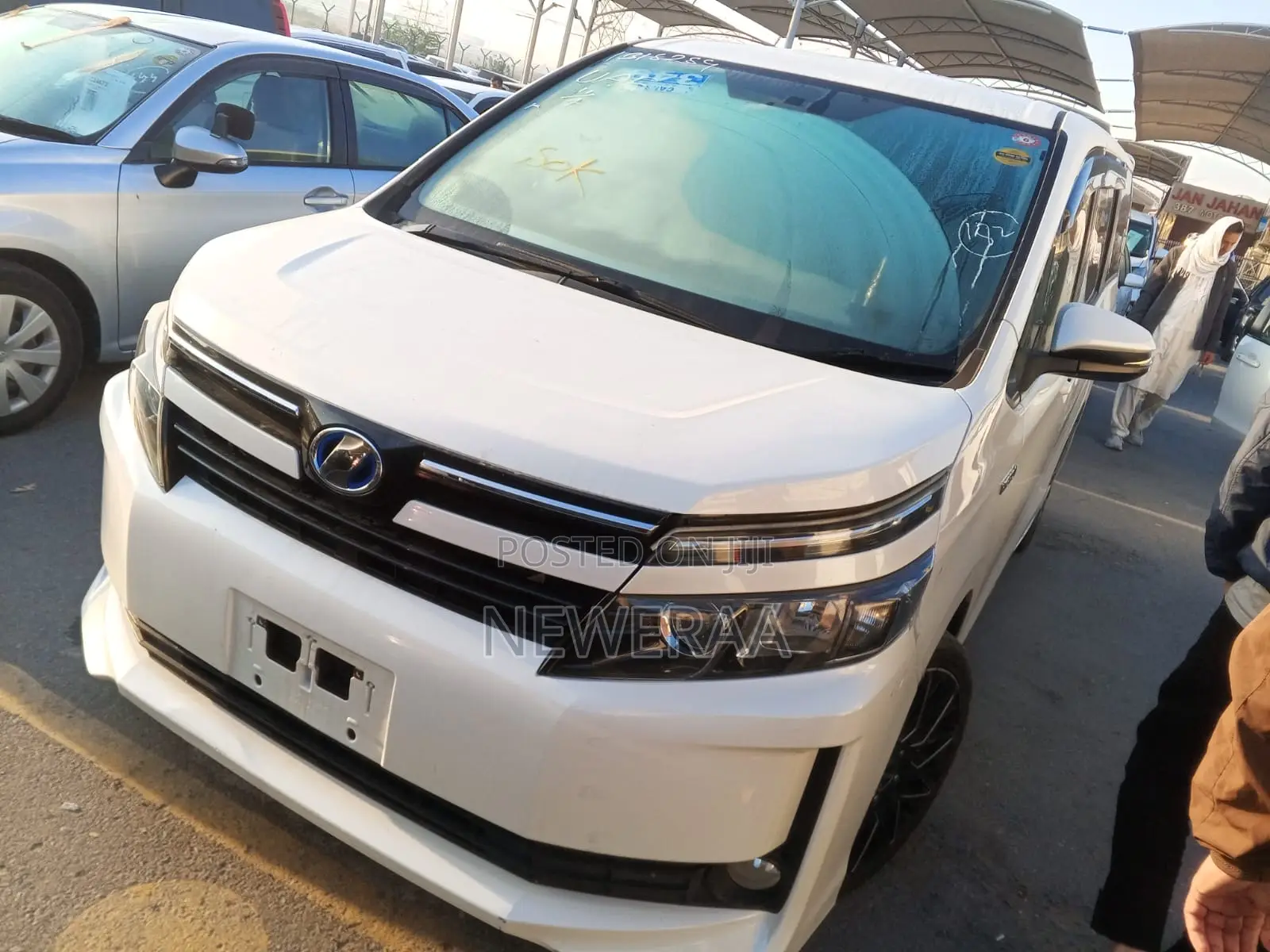 Toyota Voxy SV Premium 2014 White in Accra Metropolitan - Cars, New Era ...