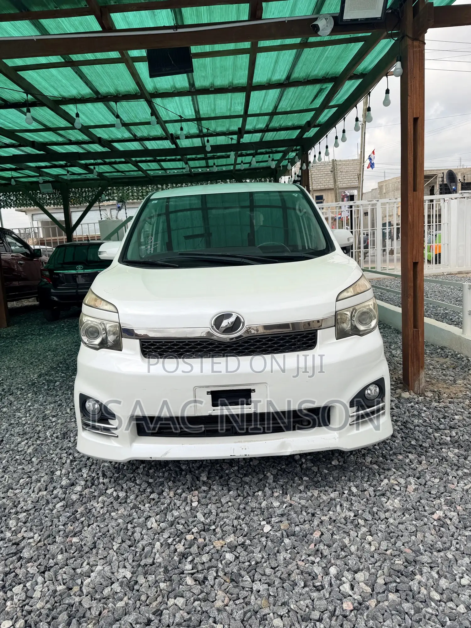 Toyota Voxy 2011 White in Achimota - Cars, Isaac Ninson | Jiji.com.gh