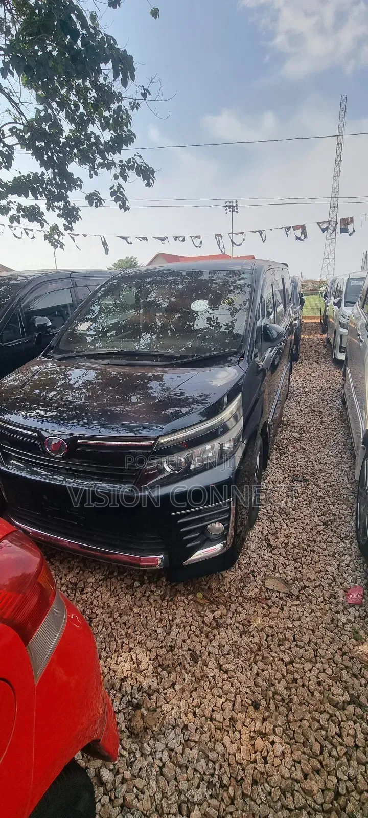 Toyota Voxy SV Premium 2014 Green in Kumasi Metropolitan - Cars, Vision ...