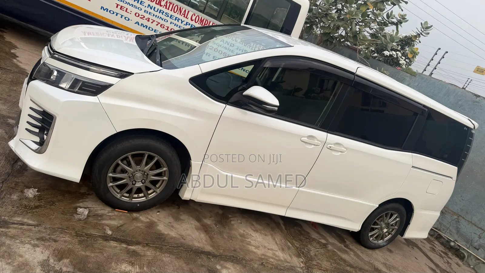 Toyota Voxy SV Premium 2014 White in Kumasi Metropolitan - Cars, Abdul ...