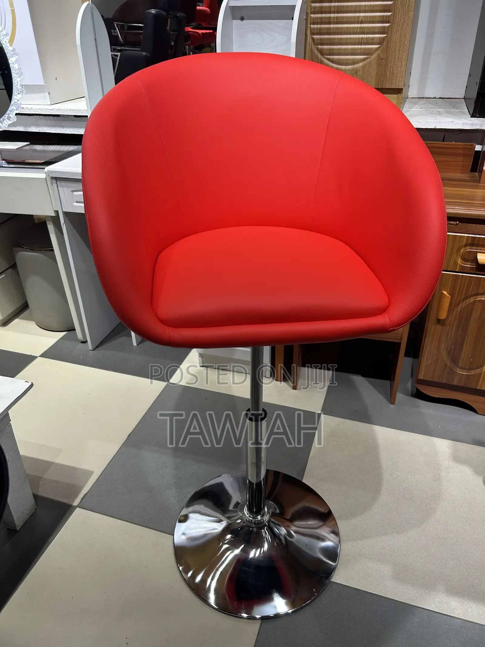 Red Salon Chair for sale - Tawiah Price: GH₵ 1,500 on Jiji.com.gh ...